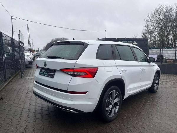 White Skoda Kodiaq 2018 in Vilnius, with an engine capacity of 1.97 L and mileage of 186 thousand km for 22900 €, photo 5 on AUTOMOTO.COM.LV