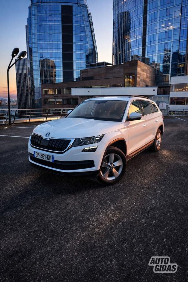 White Skoda Kodiaq 2018 in Vilnius, with an engine capacity of 2.00 L and mileage of 250 thousand km for 15950 €, photo 2 on AUTOMOTO.COM.LV