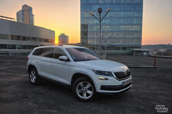 White Skoda Kodiaq 2018 in Vilnius, with an engine capacity of 2.00 L and mileage of 250 thousand km for 15950 €, photo 3 on AUTOMOTO.COM.LV