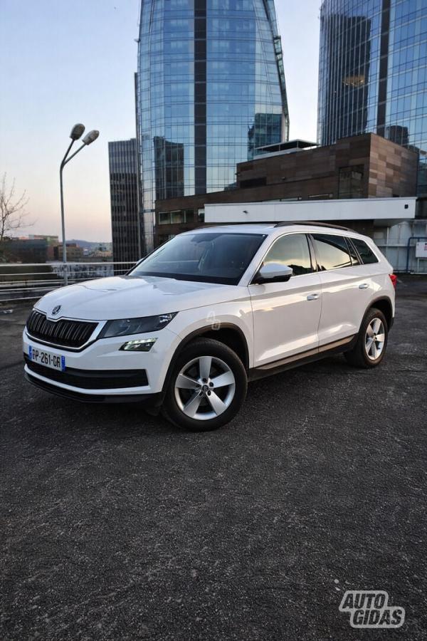 White Skoda Kodiaq 2018 in Vilnius, with an engine capacity of 2.00 L and mileage of 250 thousand km for 15950 €, photo 4 on AUTOMOTO.COM.LV