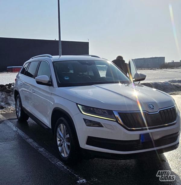 Balts Skoda Kodiaq 2018 Panevēža, ar dzinēja tilpumu 2.00 L un nobraukumu 385 tūkst. km par 16000 €, foto 3 vietnē AUTOMOTO.COM.LV