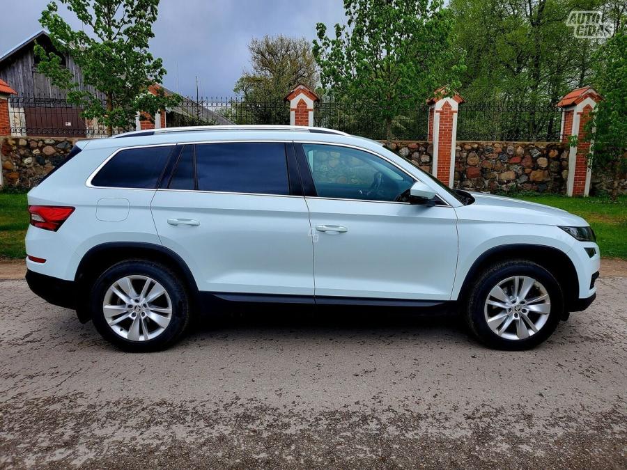 White Skoda Kodiaq 2018 in Vilnius, with an engine capacity of 2.00 L and mileage of 142 thousand km for 19800 €, photo 5 on AUTOMOTO.COM.LV