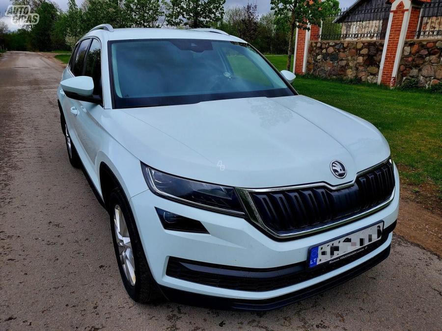 White Skoda Kodiaq 2018 in Vilnius, with an engine capacity of 2.00 L and mileage of 142 thousand km for 19800 €, photo 7 on AUTOMOTO.COM.LV