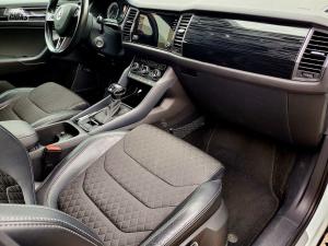 White Skoda Kodiaq 2018 in Vilnius, with an engine capacity of 2.00 L and mileage of 142 thousand km for 19800 €, photo 16 on AUTOMOTO.COM.LV