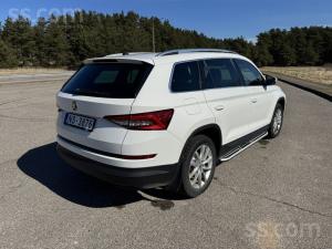 White Skoda Kodiaq 2018 in Ventspils, with an engine capacity of 2.00 L and mileage of 149 thousand km for 18500 €, photo 4 on AUTOMOTO.COM.LV