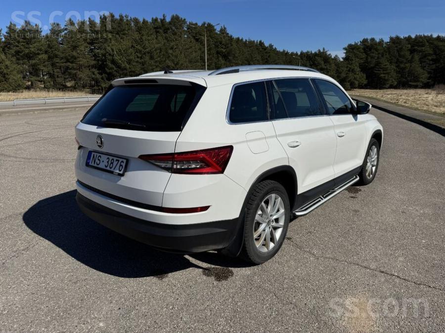 White Skoda Kodiaq 2018 in Ventspils, with an engine capacity of 2.00 L and mileage of 149 thousand km for 18500 €, photo 4 on AUTOMOTO.COM.LV