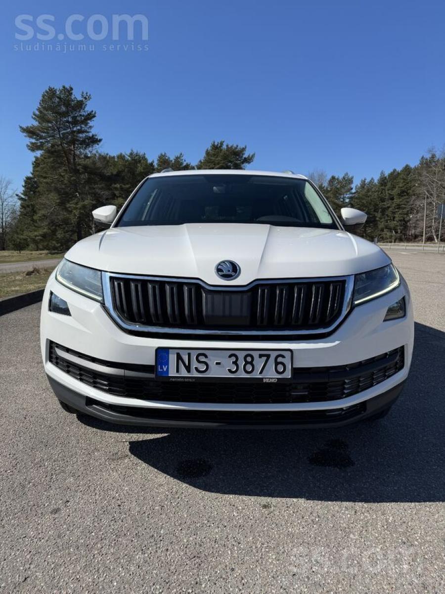 White Skoda Kodiaq 2018 in Ventspils, with an engine capacity of 2.00 L and mileage of 149 thousand km for 18500 €, photo 6 on AUTOMOTO.COM.LV