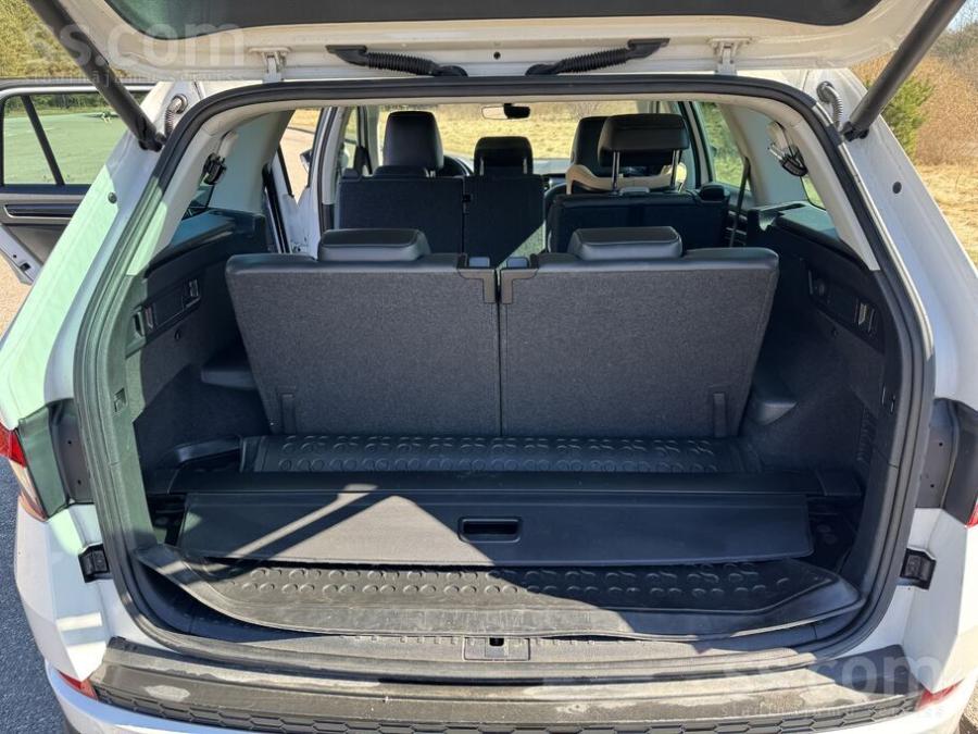 White Skoda Kodiaq 2018 in Ventspils, with an engine capacity of 2.00 L and mileage of 149 thousand km for 18500 €, photo 17 on AUTOMOTO.COM.LV