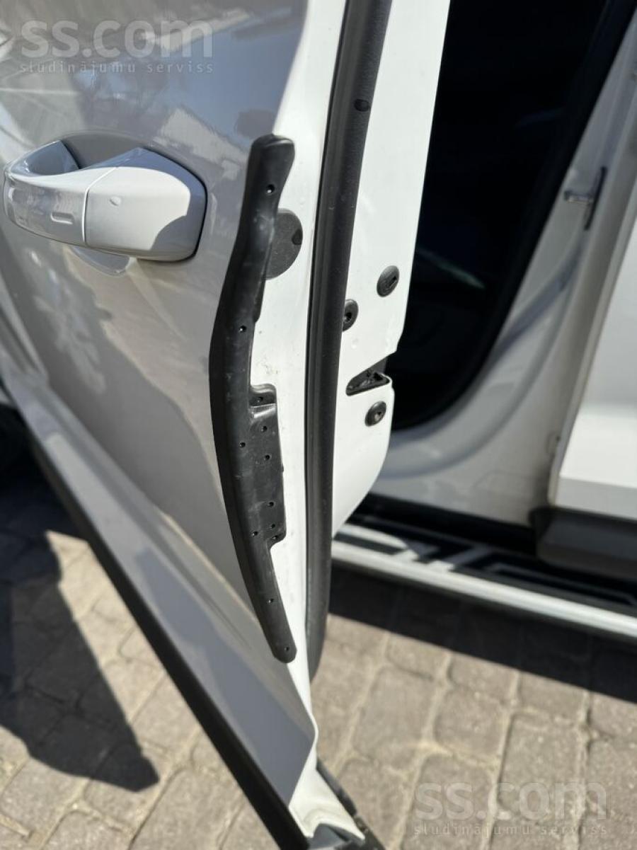 White Skoda Kodiaq 2018 in Ventspils, with an engine capacity of 2.00 L and mileage of 149 thousand km for 18500 €, photo 20 on AUTOMOTO.COM.LV
