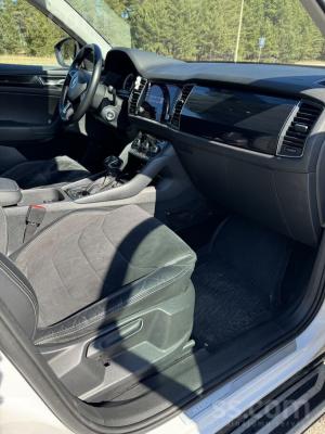 White Skoda Kodiaq 2018 in Ventspils, with an engine capacity of 2.00 L and mileage of 149 thousand km for 18500 €, photo 21 on AUTOMOTO.COM.LV
