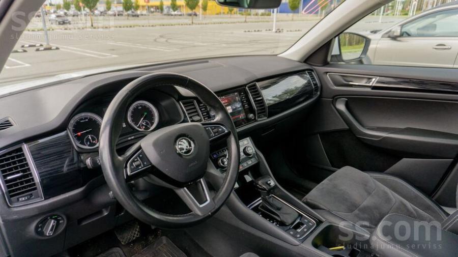 Белый Шкода Kodiaq 2018 в Рига, объемом двигателя 2.00 л и пробегом 293 тыс. км за 18490 €, фото 10 на AUTOMOTO.COM.LV