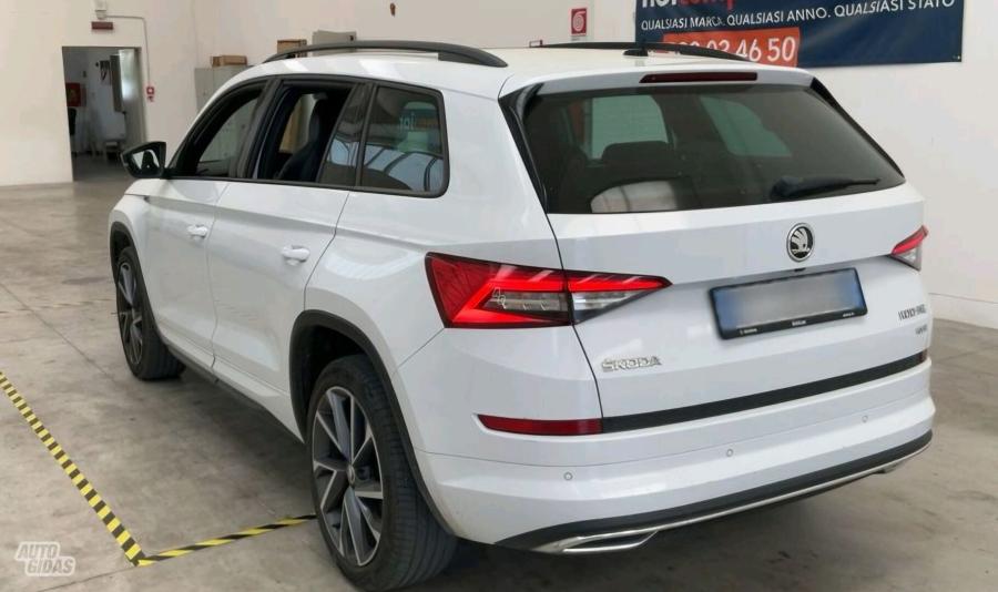 White Skoda Kodiaq 2018 in Kaunas, with an engine capacity of 2.00 L and mileage of 242 thousand km for 18950 €, photo 4 on AUTOMOTO.COM.LV