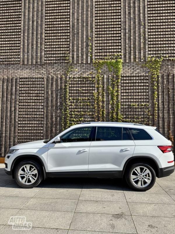 White Skoda Kodiaq 2018 in Vilnius, with an engine capacity of 2.00 L and mileage of 121 thousand km for 21000 €, photo 7 on AUTOMOTO.COM.LV