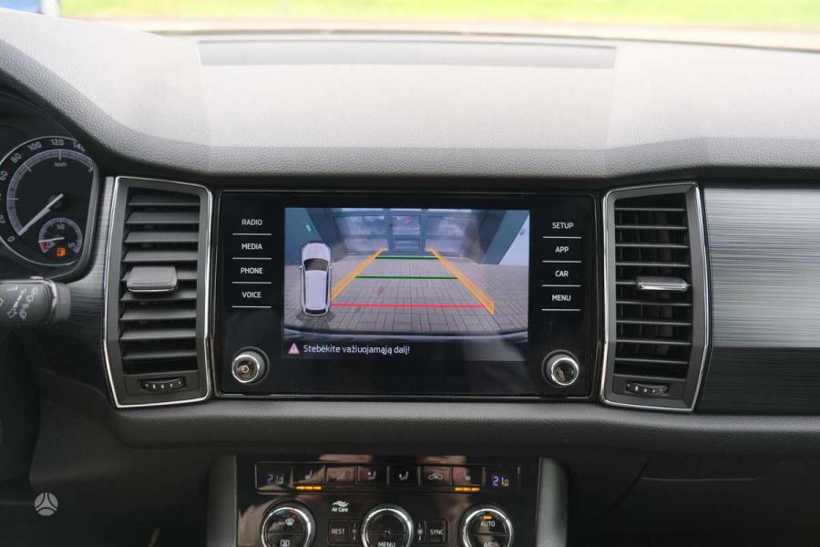 Белый Шкода Kodiaq 2018 в Вильнюс, объемом двигателя 2.00 л и пробегом 200 тыс. км за 18950 €, фото 20 на AUTOMOTO.COM.LV