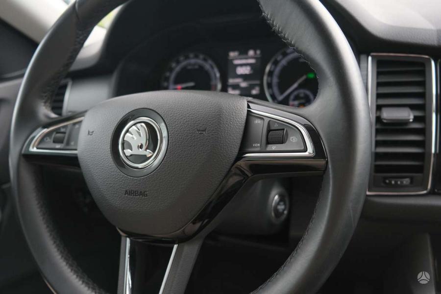 Белый Шкода Kodiaq 2018 в Вильнюс, объемом двигателя 2.00 л и пробегом 200 тыс. км за 18950 €, фото 38 на AUTOMOTO.COM.LV