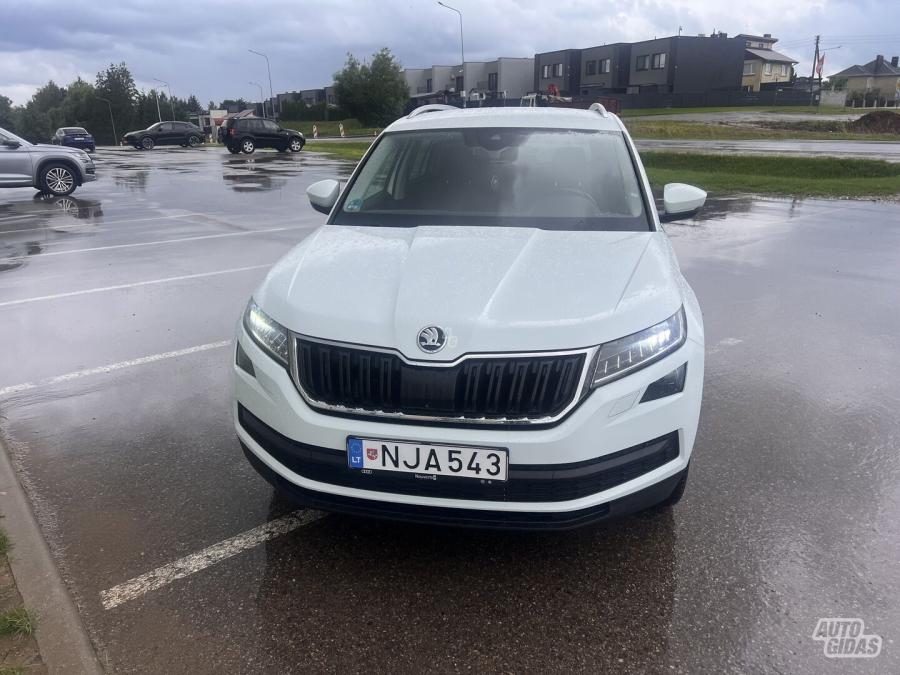 White Skoda Kodiaq 2018 in Kaunas, with an engine capacity of 2.00 L and mileage of 234 thousand km for 18350 €, photo 3 on AUTOMOTO.COM.LV