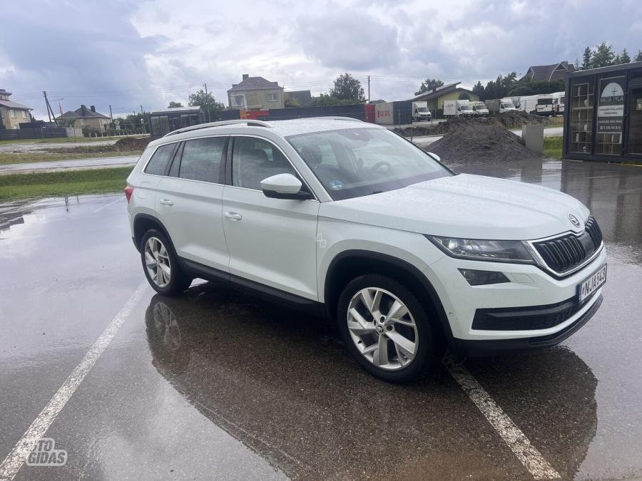 White Skoda Kodiaq 2018 in Kaunas, with an engine capacity of 2.00 L and mileage of 234 thousand km for 18350 €, photo 4 on AUTOMOTO.COM.LV