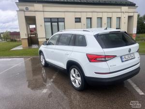 White Skoda Kodiaq 2018 in Kaunas, with an engine capacity of 2.00 L and mileage of 234 thousand km for 18350 €, photo 7 on AUTOMOTO.COM.LV