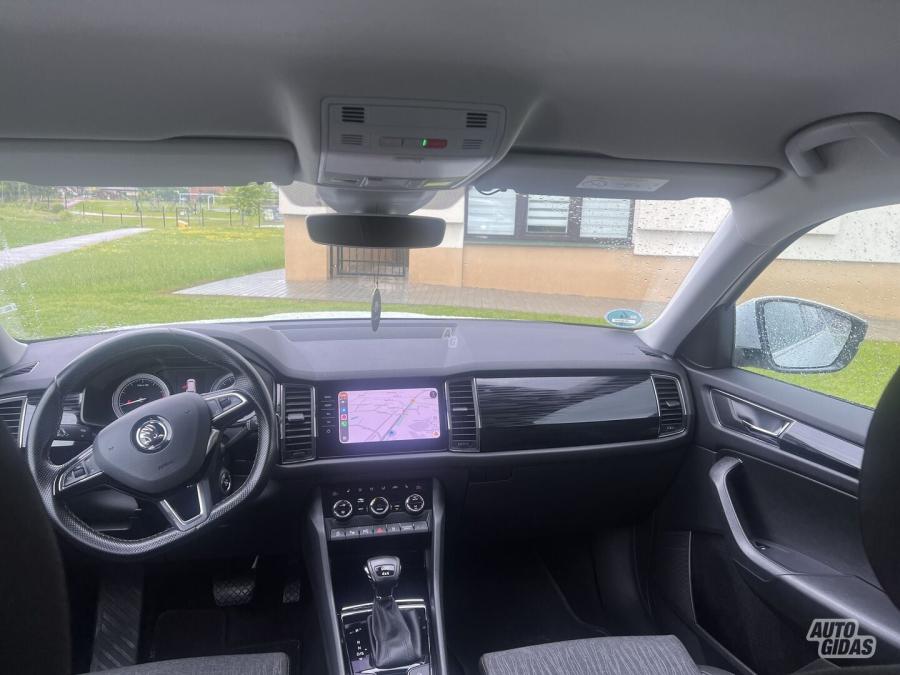 White Skoda Kodiaq 2018 in Kaunas, with an engine capacity of 2.00 L and mileage of 234 thousand km for 18350 €, photo 10 on AUTOMOTO.COM.LV