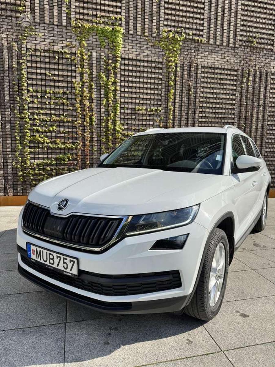 White Skoda Kodiaq 2018 in Vilnius, with an engine capacity of 1.97 L and mileage of 121 thousand km for 19200 €, photo 1 on AUTOMOTO.COM.LV