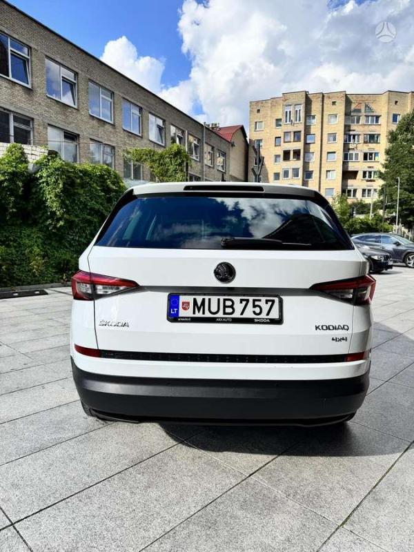 White Skoda Kodiaq 2018 in Vilnius, with an engine capacity of 1.97 L and mileage of 121 thousand km for 19200 €, photo 6 on AUTOMOTO.COM.LV