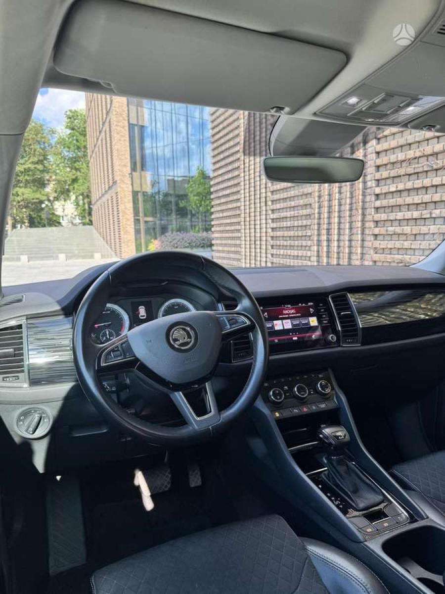 White Skoda Kodiaq 2018 in Vilnius, with an engine capacity of 1.97 L and mileage of 121 thousand km for 19200 €, photo 12 on AUTOMOTO.COM.LV
