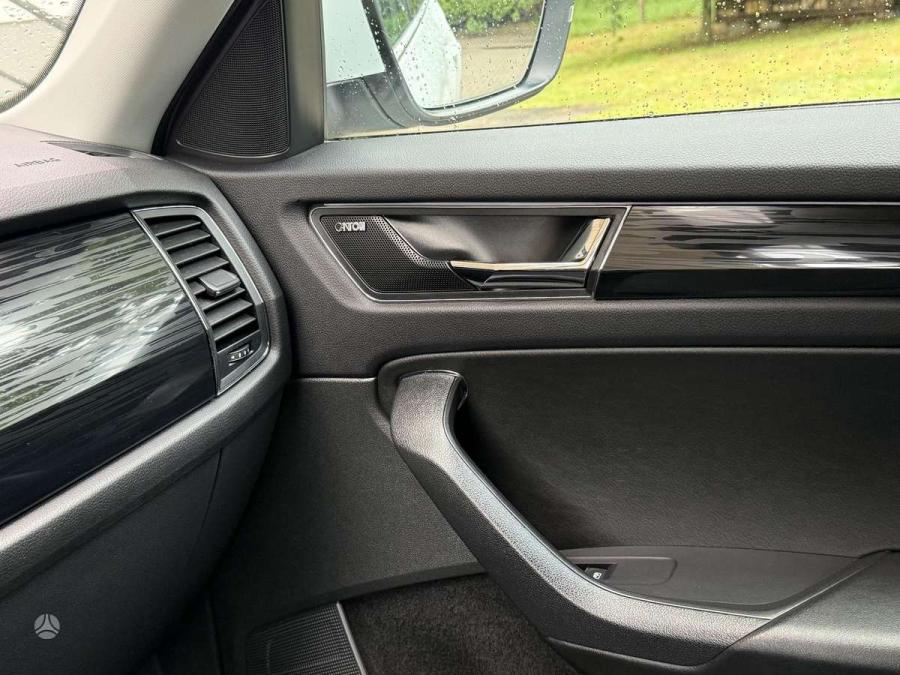 Белый Шкода Kodiaq 2018 в Пренай, объемом двигателя 1.97 л и пробегом 253 тыс. км за 15700 €, фото 39 на AUTOMOTO.COM.LV