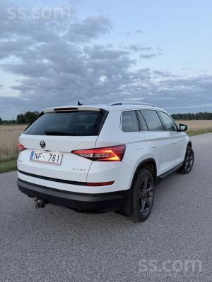 Balts Skoda Kodiaq 2018 Rīga, ar dzinēja tilpumu 2.00 L un nobraukumu 249 tūkst. km par 14500 €, foto 3 vietnē AUTOMOTO.COM.LV