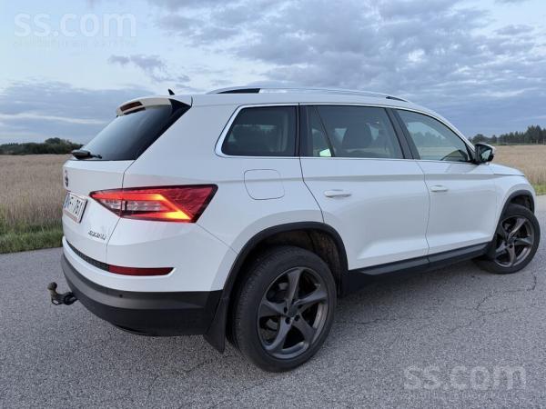 Белый Шкода Kodiaq 2018 в Рига, объемом двигателя 2.00 л и пробегом 249 тыс. км за 14500 €, фото 4 на AUTOMOTO.COM.LV