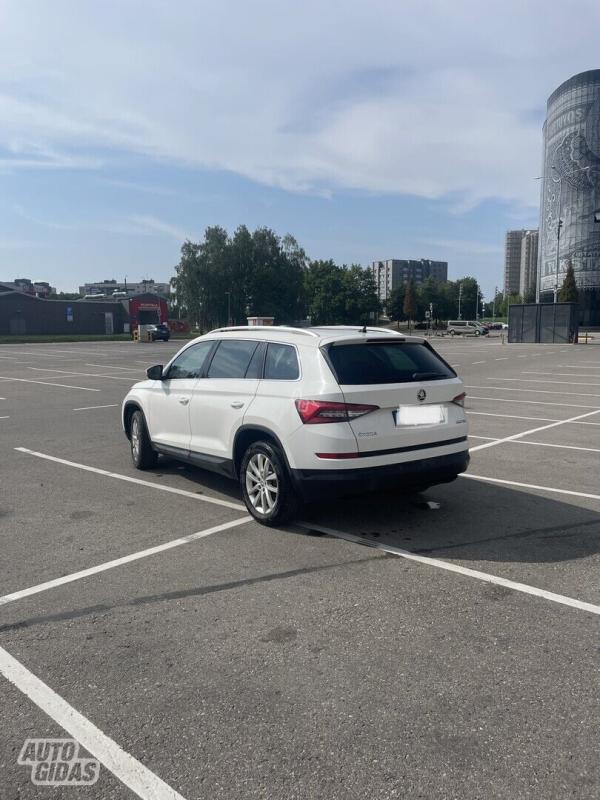 White Skoda Kodiaq 2018 in Kaunas, with an engine capacity of 2.00 L and mileage of 390 thousand km for 13500 €, photo 2 on AUTOMOTO.COM.LV