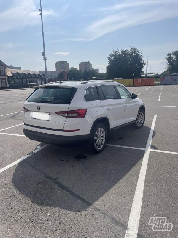 White Skoda Kodiaq 2018 in Kaunas, with an engine capacity of 2.00 L and mileage of 390 thousand km for 13500 €, photo 4 on AUTOMOTO.COM.LV