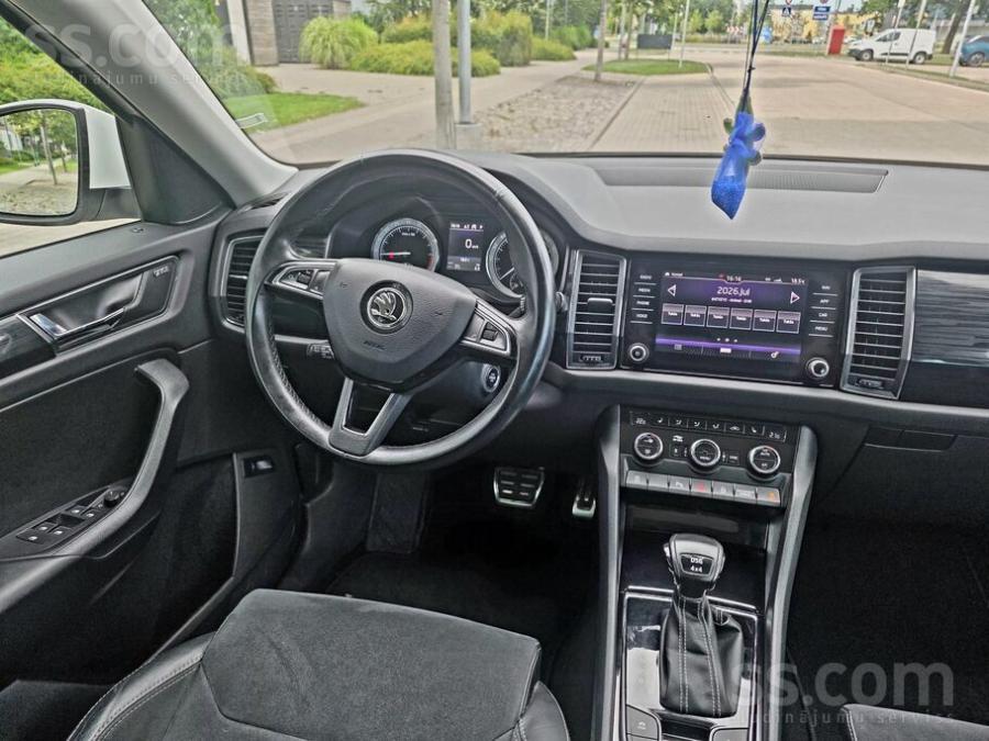 Белый Шкода Kodiaq 2018 в Рига, объемом двигателя 2.00 л и пробегом 263 тыс. км за 15780 €, фото 12 на AUTOMOTO.COM.LV