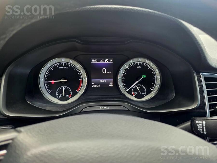 Белый Шкода Kodiaq 2018 в Рига, объемом двигателя 2.00 л и пробегом 263 тыс. км за 15780 €, фото 16 на AUTOMOTO.COM.LV