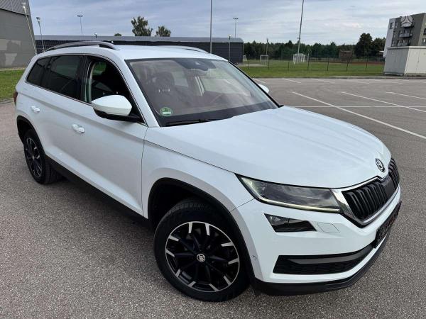 White Skoda Kodiaq 2018 in Prienai, with an engine capacity of 1.97 L and mileage of 280 thousand km for 14850 €, photo 2 on AUTOMOTO.COM.LV