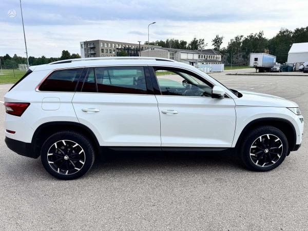 White Skoda Kodiaq 2018 in Prienai, with an engine capacity of 1.97 L and mileage of 280 thousand km for 14850 €, photo 8 on AUTOMOTO.COM.LV