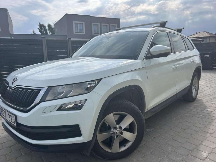 White Skoda Kodiaq 2018 in Vilnius, with an engine capacity of 2.00 L and mileage of 255 thousand km for 17800 €, photo 1 on AUTOMOTO.COM.LV