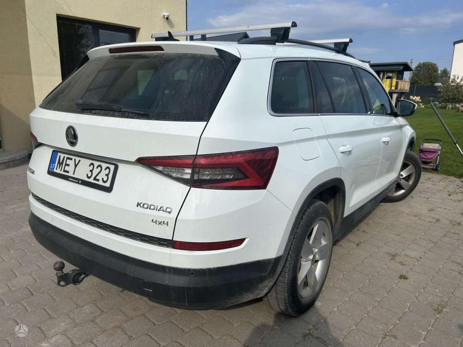 White Skoda Kodiaq 2018 in Vilnius, with an engine capacity of 2.00 L and mileage of 255 thousand km for 17800 €, photo 4 on AUTOMOTO.COM.LV