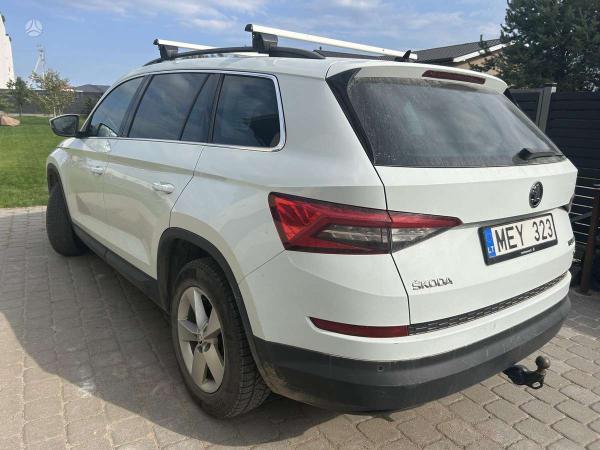 White Skoda Kodiaq 2018 in Vilnius, with an engine capacity of 2.00 L and mileage of 255 thousand km for 17800 €, photo 4 on AUTOMOTO.COM.LV