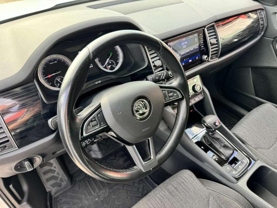 Белый Шкода Kodiaq 2018 в Пренай, объемом двигателя 1.97 л и пробегом 280 тыс. км за 14500 €, фото 17 на AUTOMOTO.COM.LV
