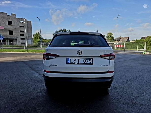 White Skoda Kodiaq 2018 in Kretinga, with an engine capacity of 2.00 L and mileage of 355 thousand km for 12700 €, photo 6 on AUTOMOTO.COM.LV