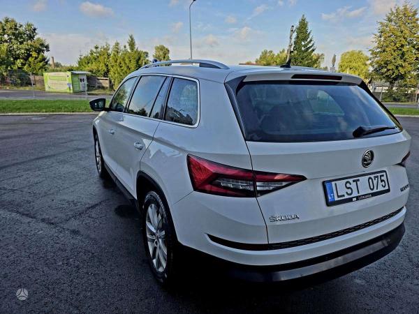 White Skoda Kodiaq 2018 in Kretinga, with an engine capacity of 2.00 L and mileage of 355 thousand km for 12700 €, photo 7 on AUTOMOTO.COM.LV