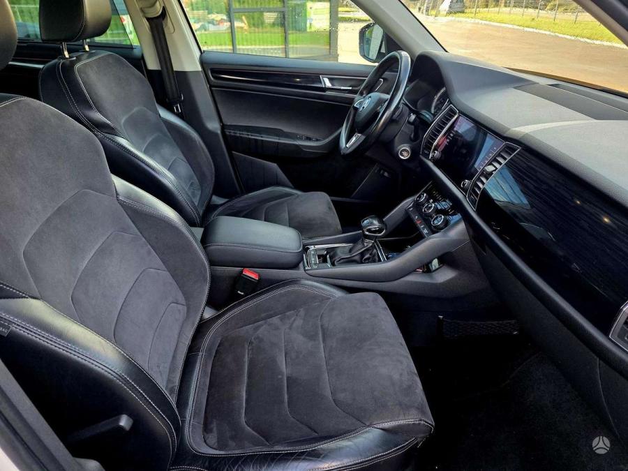 Белый Шкода Kodiaq 2018 в Кретинга, объемом двигателя 2.00 л и пробегом 355 тыс. км за 12700 €, фото 14 на AUTOMOTO.COM.LV
