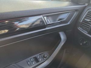 Белый Шкода Kodiaq 2018 в Кретинга, объемом двигателя 2.00 л и пробегом 355 тыс. км за 12700 €, фото 26 на AUTOMOTO.COM.LV