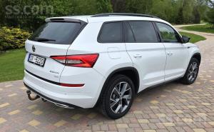 White Skoda Kodiaq 2018 in Riga, with an engine capacity of 2.00 L and mileage of 205 thousand km for 20500 €, photo 4 on AUTOMOTO.COM.LV