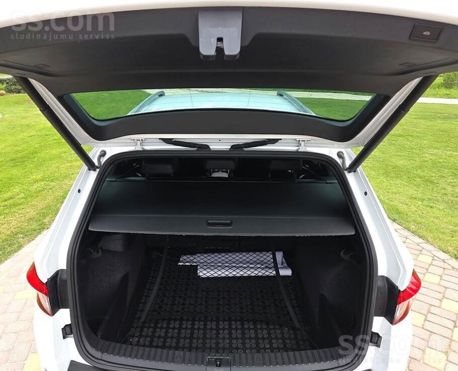 White Skoda Kodiaq 2018 in Riga, with an engine capacity of 2.00 L and mileage of 205 thousand km for 20500 €, photo 12 on AUTOMOTO.COM.LV