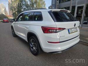 White Skoda Kodiaq 2018 in Riga, with an engine capacity of 2.00 L and mileage of 0 thousand km for 15900 €, photo 4 on AUTOMOTO.COM.LV