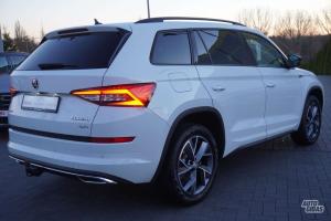 White Skoda Kodiaq 2019 in Kaunas, with an engine capacity of 2.00 L and mileage of 90 thousand km for 31660 €, photo 5 on AUTOMOTO.COM.LV