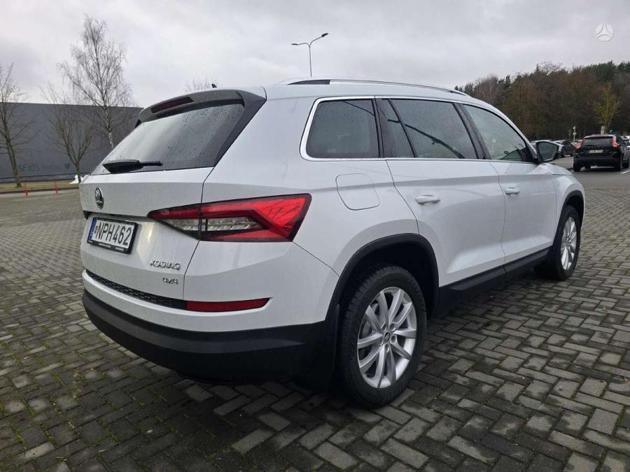 Белый Шкода Kodiaq 2019 в Вильнюс, объемом двигателя 1.97 л и пробегом 121 тыс. км за 22800 €, фото 3 на AUTOMOTO.COM.LV
