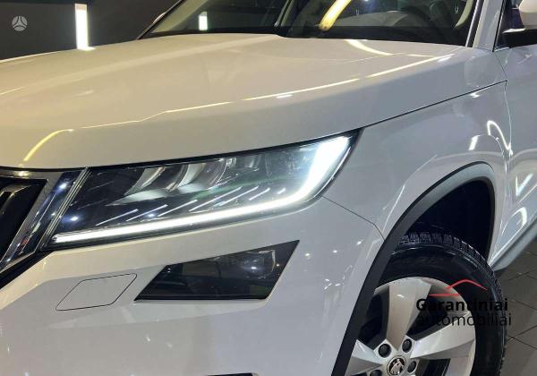 White Skoda Kodiaq 2019 in Vilnius, with an engine capacity of 1.97 L and mileage of 128 thousand km for 23250 €, photo 3 on AUTOMOTO.COM.LV