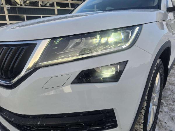 Белый Шкода Kodiaq 2019 в Вильнюс, объемом двигателя 1.97 л и пробегом 123 тыс. км за 24200 €, фото 2 на AUTOMOTO.COM.LV